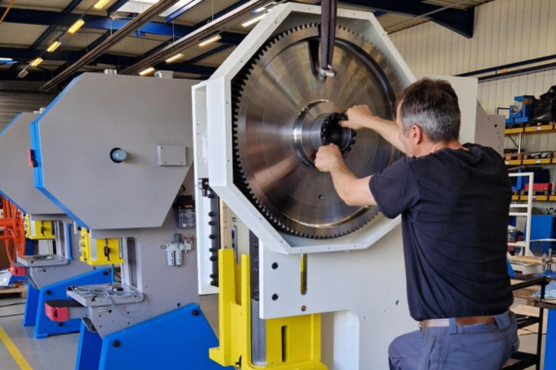 6-step manufacturing process for 80T presses - EMG PRESSES